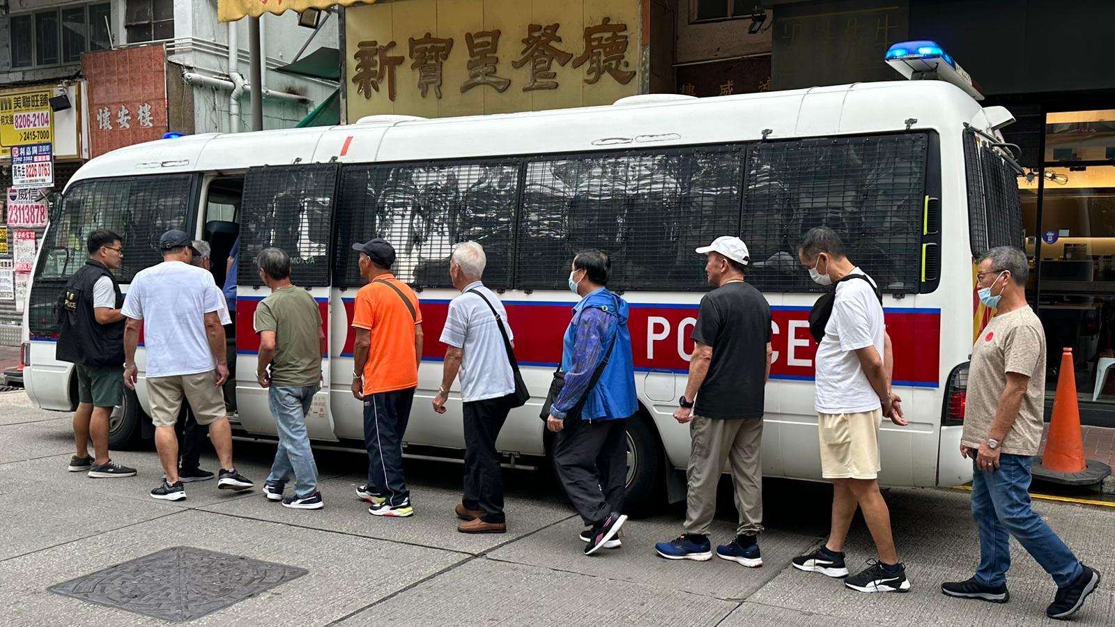 警大埔觀塘打擊非法賭博 45人被捕 | am730